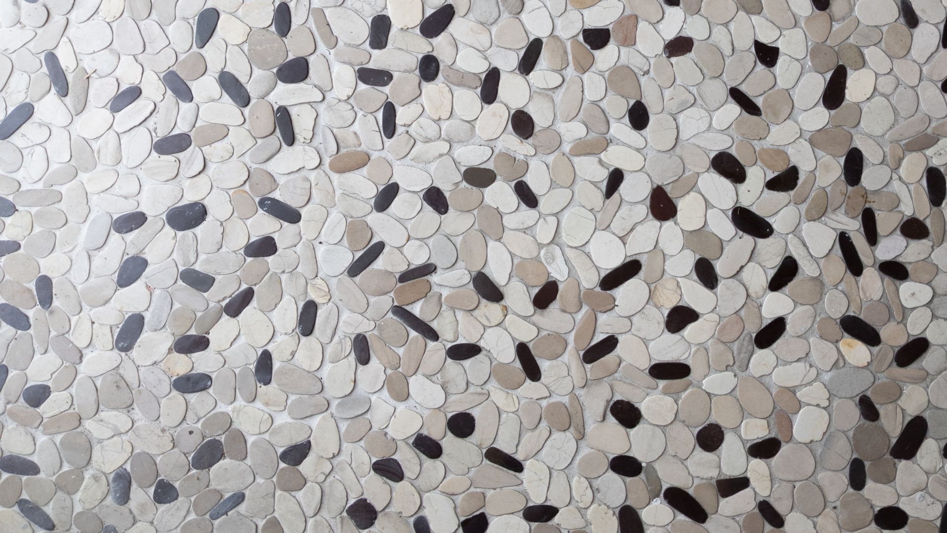 Pebble Tile Serenity: Creating Tranquil Spaces with Natural Accents ...